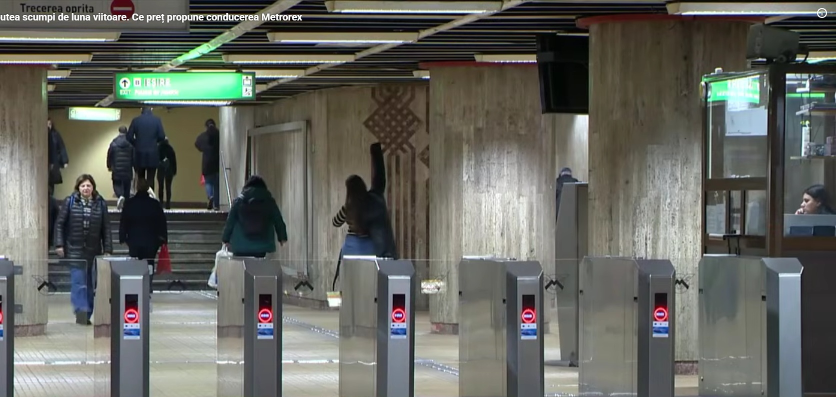 Degajare de fum într-o stație de metrou din Capitală